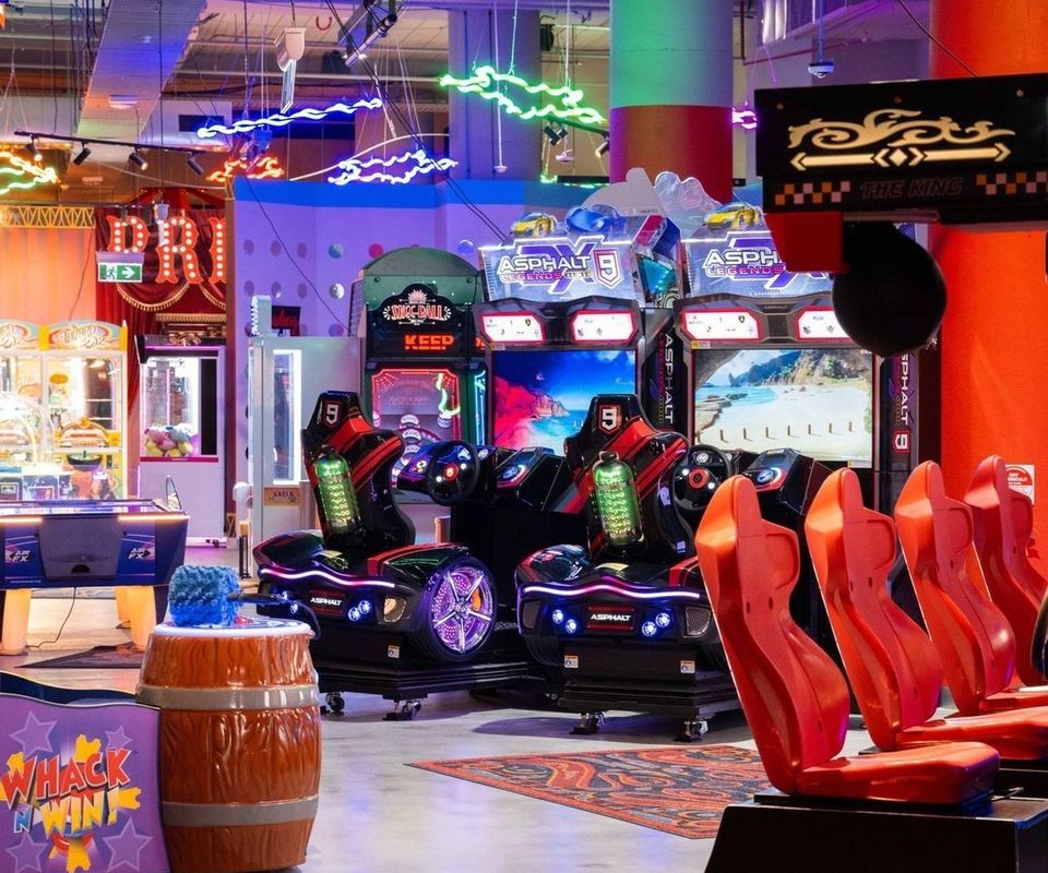 Rundle Mall • Adelaide's Premier Shopping, Dining & Entertainment Precinct